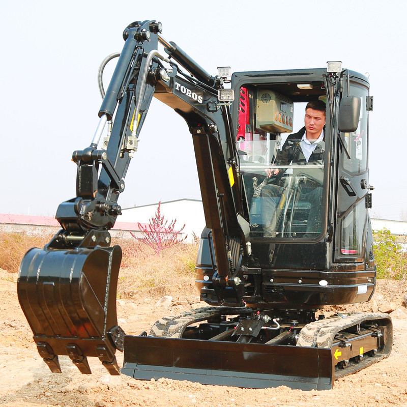 Crawler Toros Mini Excavator 2.6 Ton Small Digging Equipment For Road ...